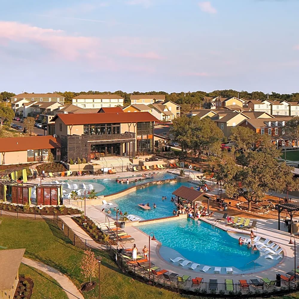 Student 5-Bedroom Cottages Near Texas State, San Marcos