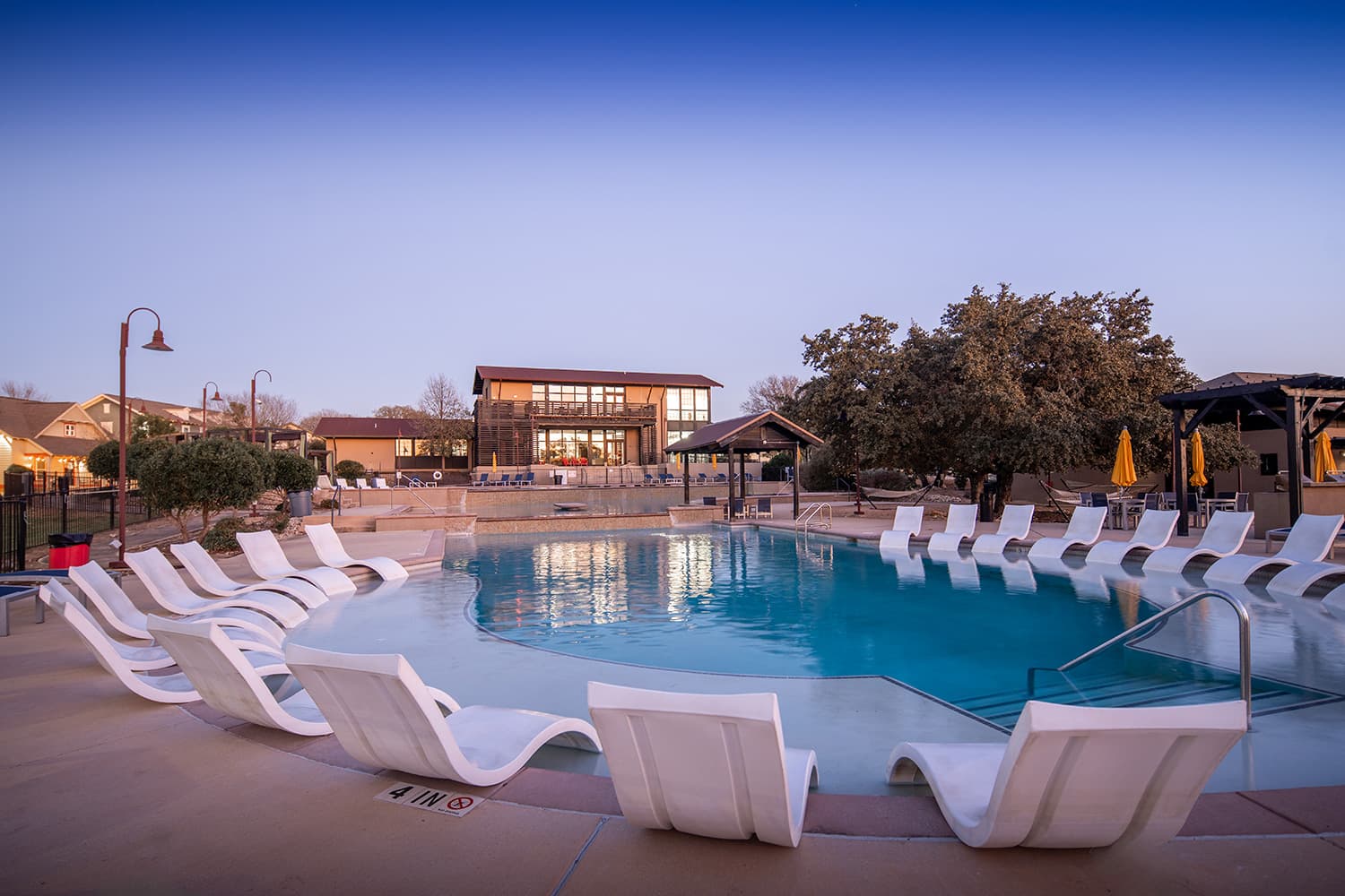 Roomy 6-Bedroom Student Cottages in San Marcos